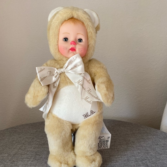 Madame Alexander | Toys | Madame Alexander Hug Me Teddy 996 | Poshmark